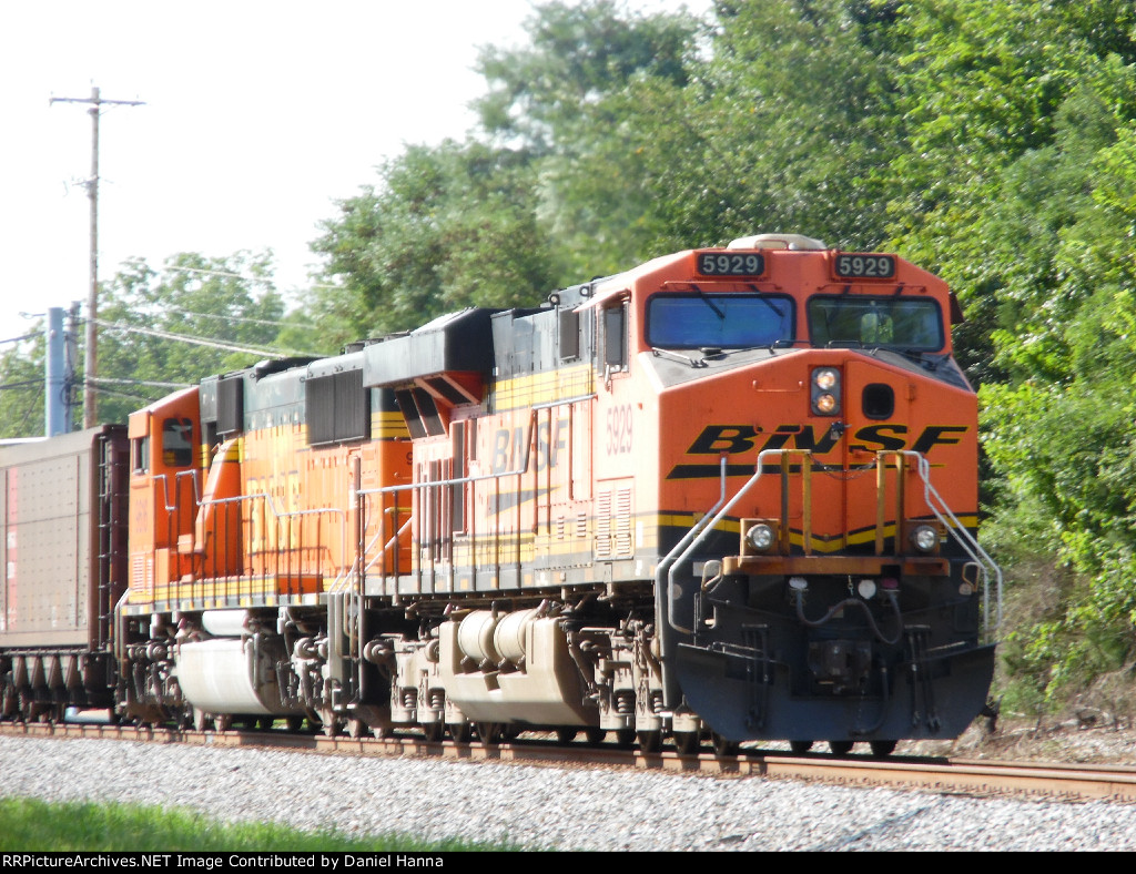 Late afternoon sun shines on the DPU's of NS 733